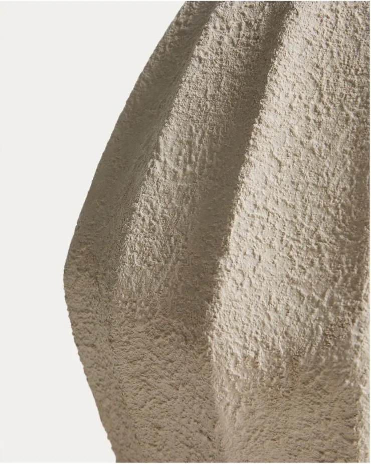 Krémová ručně vyrobená/vysoká váza z papírmaše (výška 46,5 cm) Arquena – Kave Home