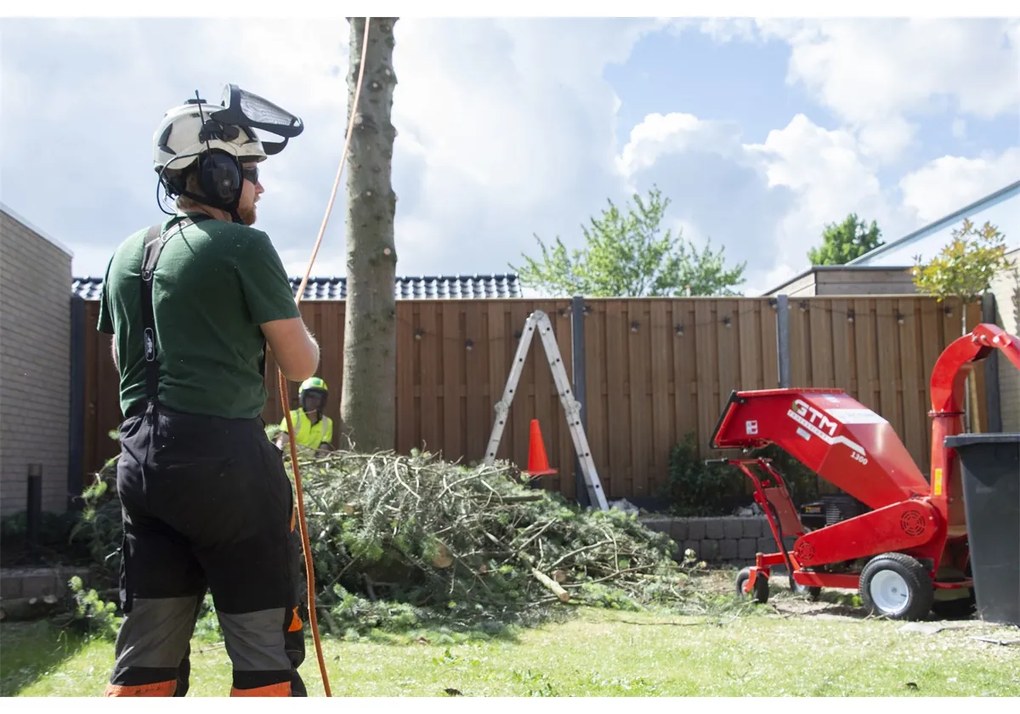 GTM GTS 1300 WDG benzinový drtič dřeva s pojezdem
