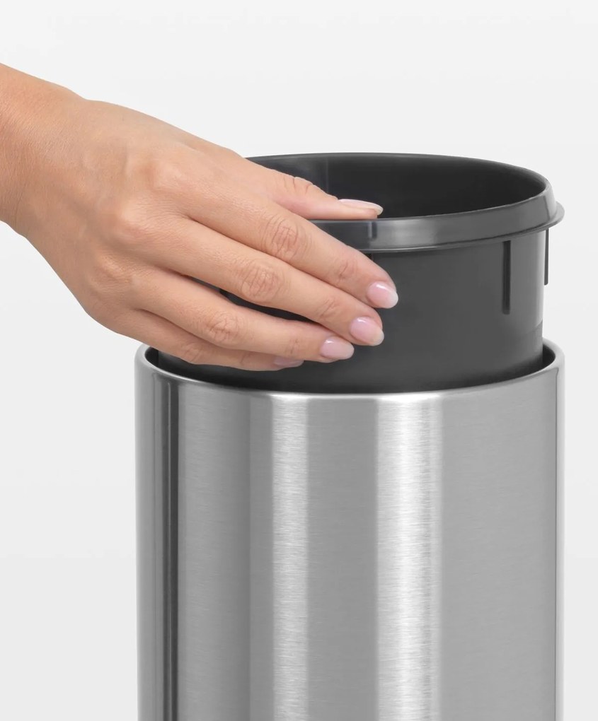 Brabantia dotykový odpadkový koš na stěnu Touch Bin 3L, matná ocel,363986