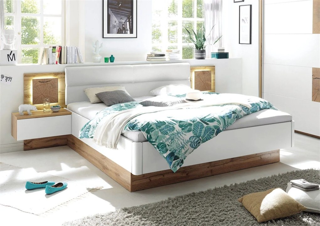 Dřevěná postel CASABLANCA