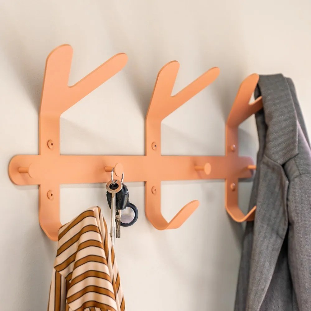 Ocelový nástěnný věšák v lososové barvě 66 cm Frondo – Spinder Design
