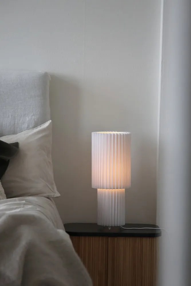 Bílá stolní lampa s textilním stínidlem (výška 45 cm) Catis – Markslöjd