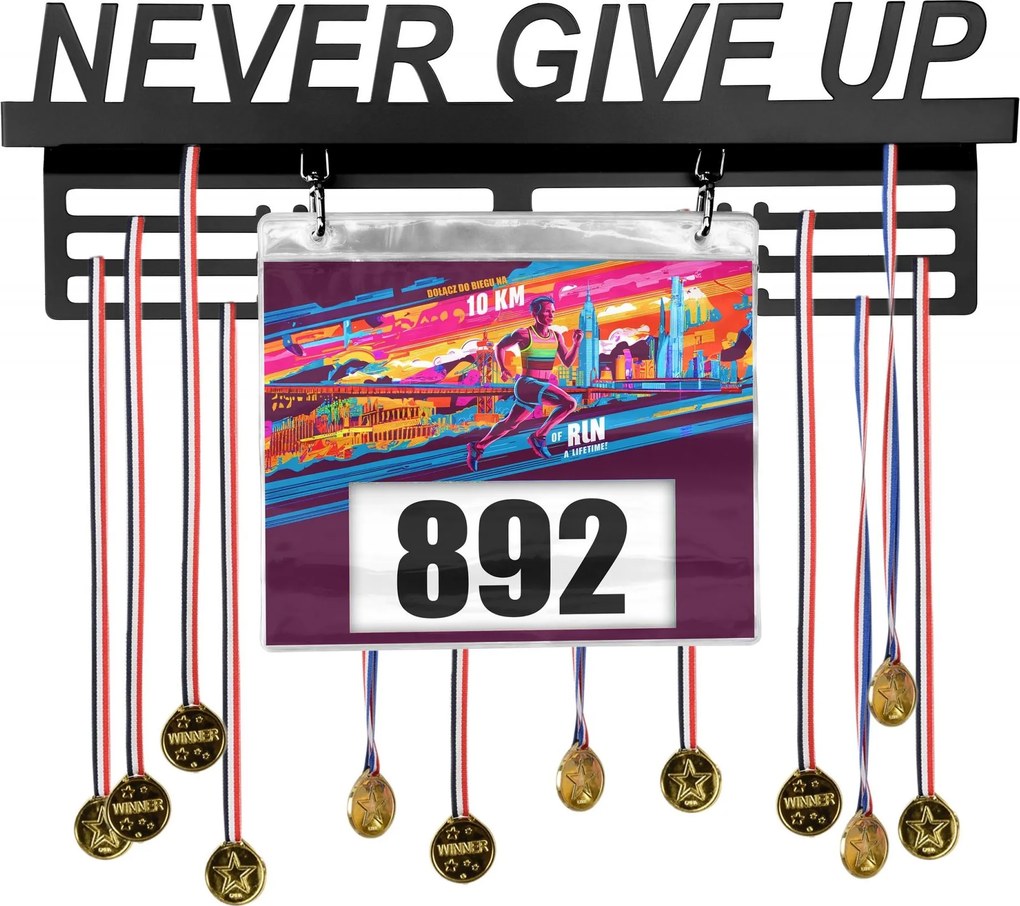 Kovový věšák na medaile a startovní čísla NEVER GIVE UP - černý