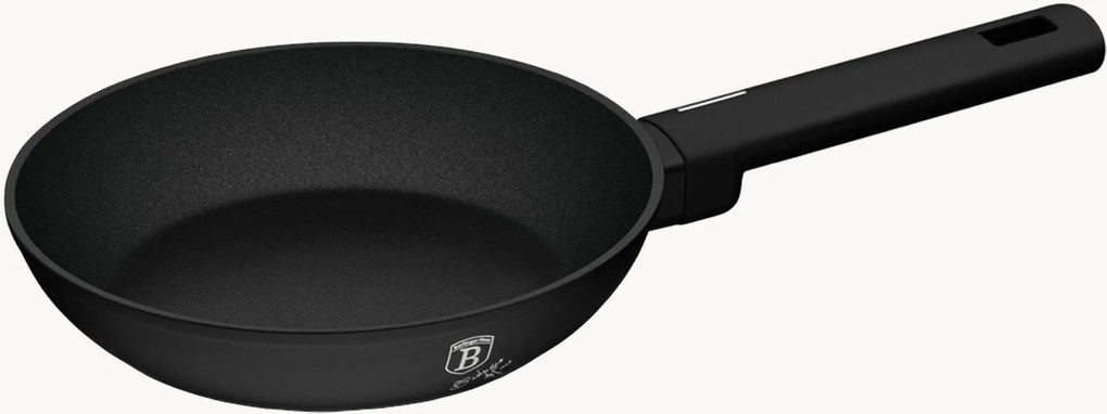 Pánev's nepřilnavým povrchem Matte Black, v různých velikostech