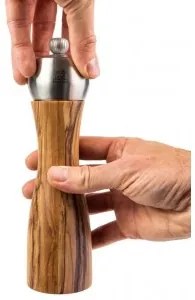 Peugeot mlýnek Fidji na sůl, olivové dřevo, 20 cm 33835