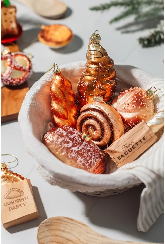 Skleněná vánoční ozdoba 3,5 cm Plait Bread – Sass & Belle