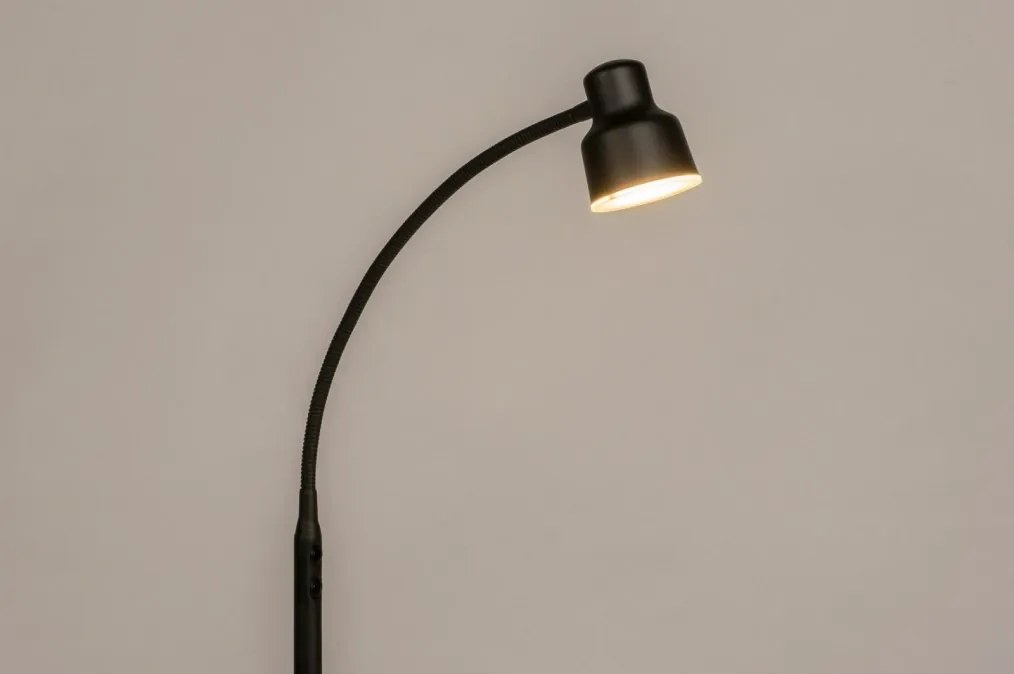Stojací designová lampa Black Yalle