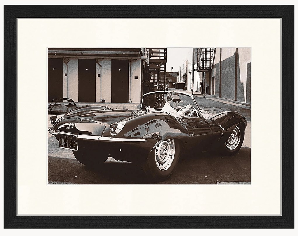 Ručně vyrobená zarámovaná fotografie Steve McQueen in His Jaguar