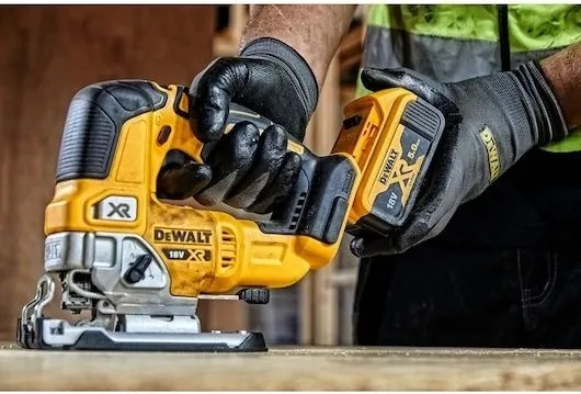 Aku přímočará pila DeWALT DCS334N-XJ 18V XR
