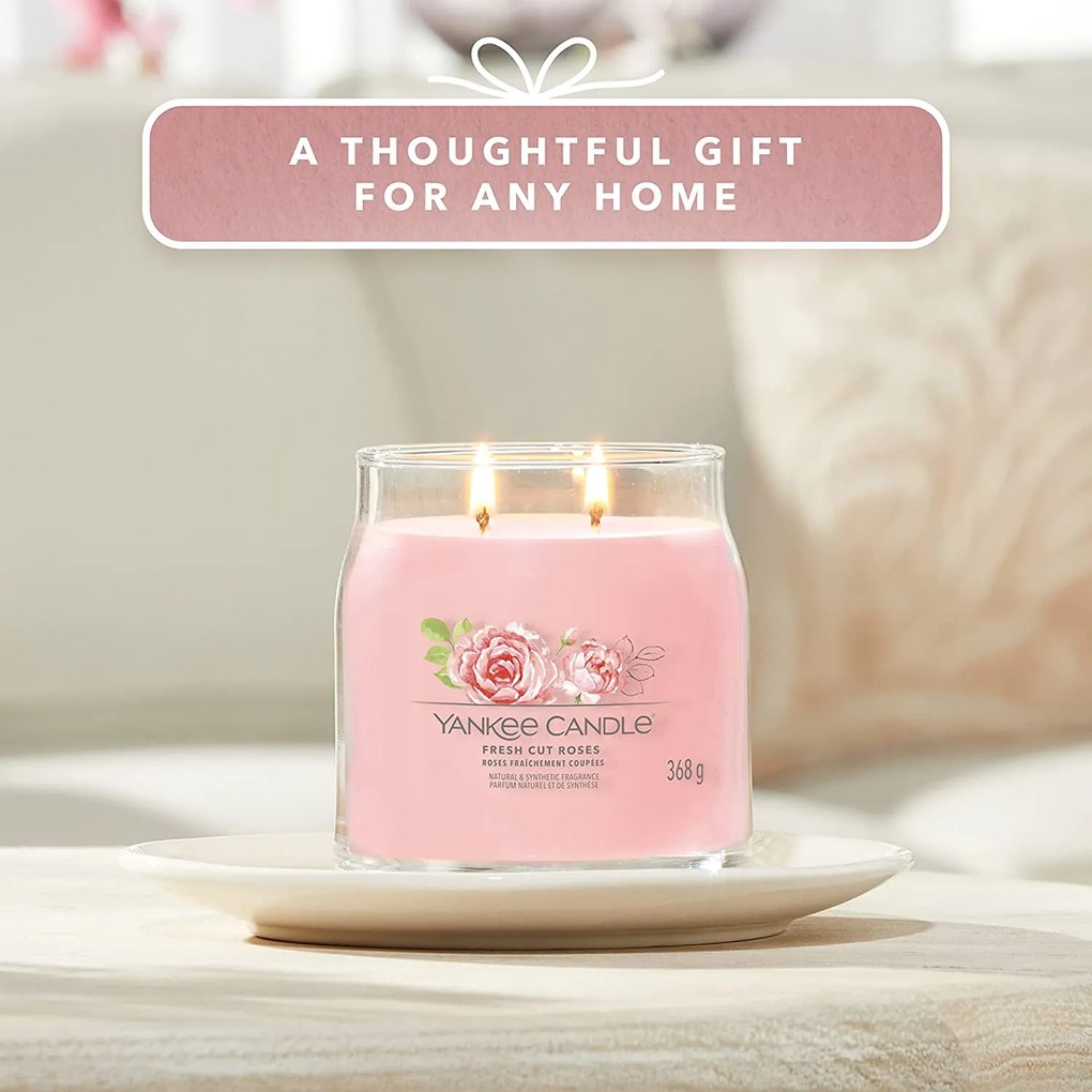 Yankee Candle vonná svíčka Signature ve skle střední Fresh Cut Roses 368g