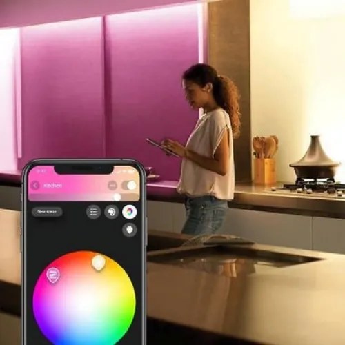 Philips Hue LED prodlužovací pásek 1m White and Color Ambiance Lightstrips Plus Bluetooth 8718699703448 11W 2000-6500K RGB