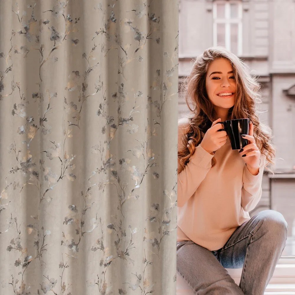 ZATEMŇOVACÍ ZÁVĚS NA PÁSCE SELENA 140X270 CM VZOROVANÁ