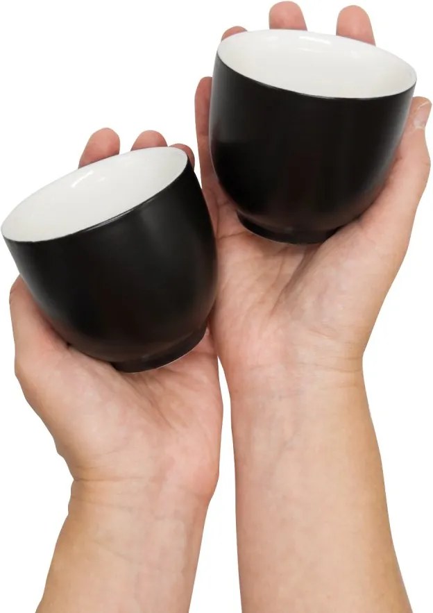 Porcelánová čajová souprava Strala, 0,9 l – matná černá, dřevěné detaily, 2 šálky