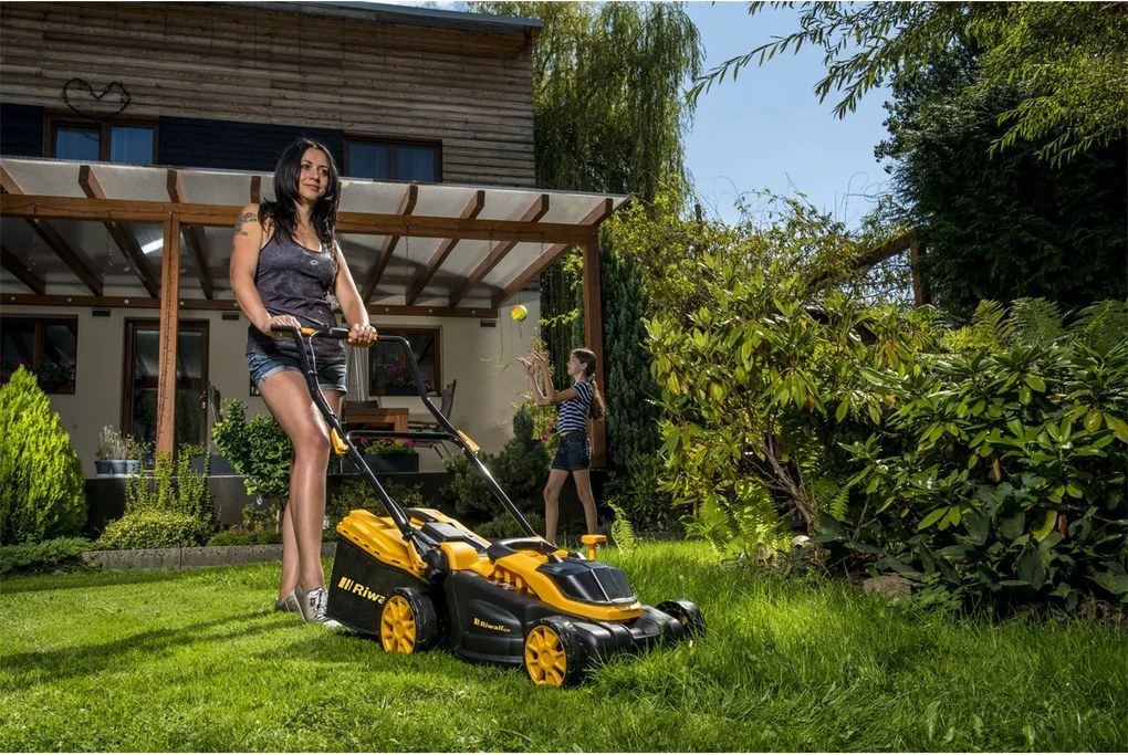 Riwall PRO RALM 3820 set akumulátorová travní sekačka bez pojezdu + 2x 4Ah baterie + 2x nabíječka 20 V
