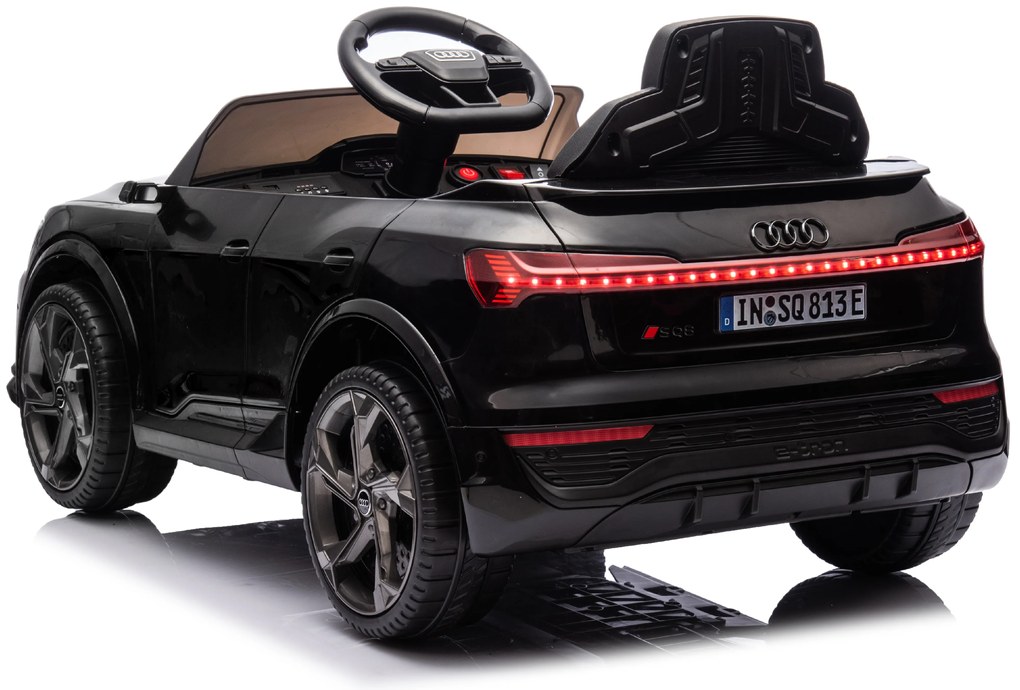 Elektrické autíčko Audi RS Q8 černé