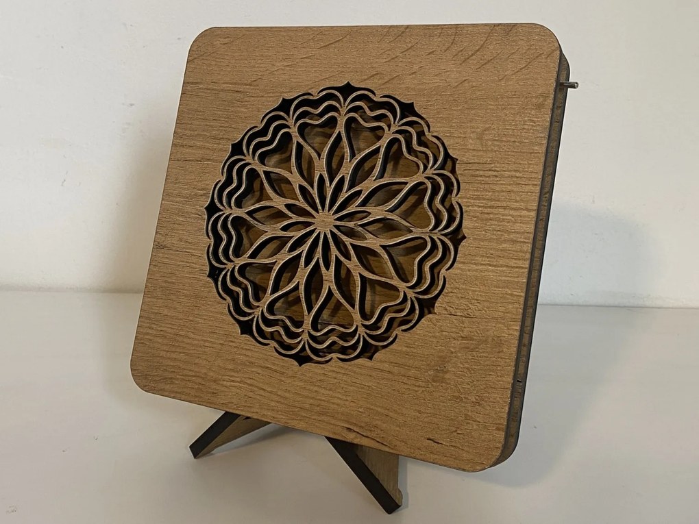 "Mandala srdce" lampa 19x19 cm provedení povrchu: ořech