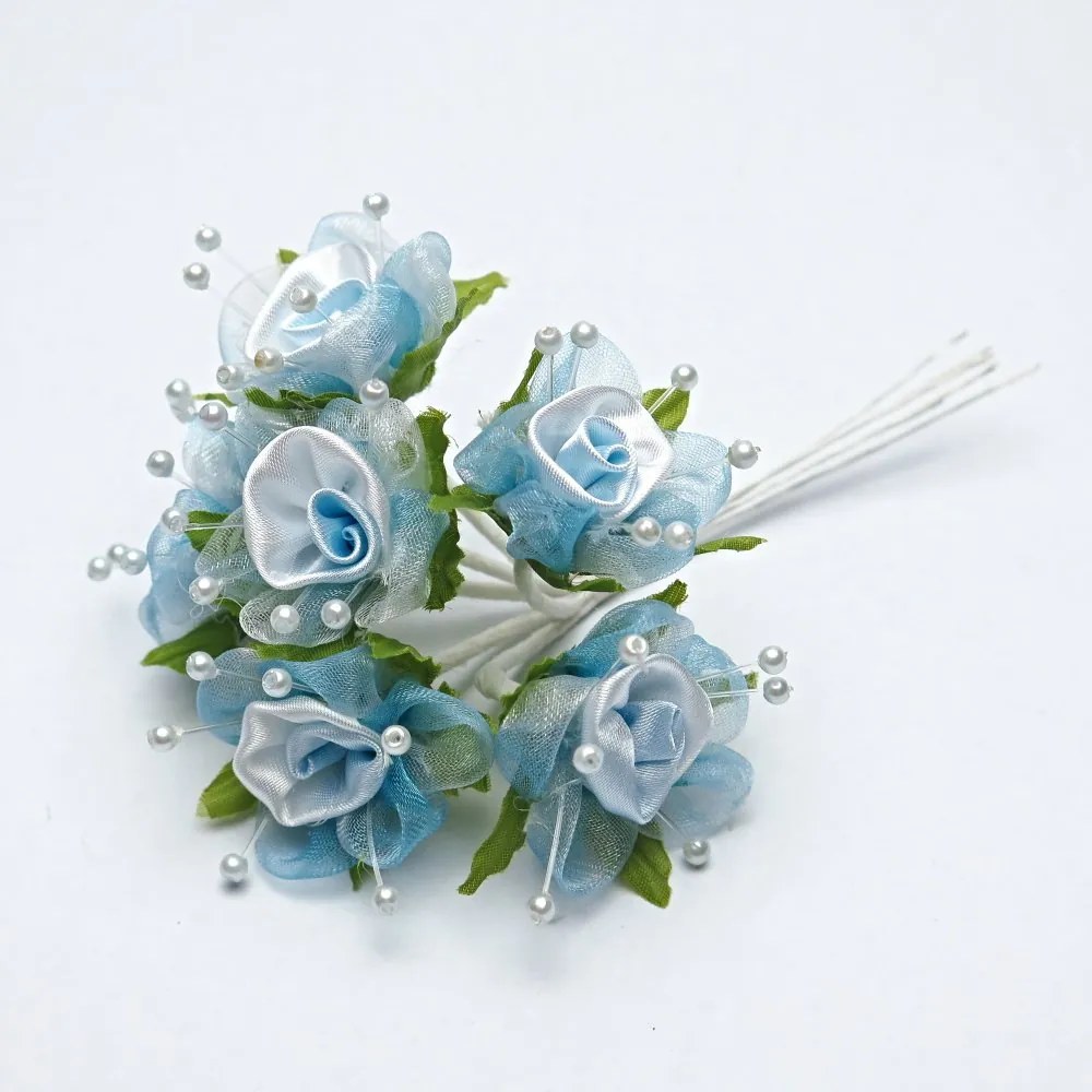 Svatební růžičky modré  s perličkami 1 svazek po 6 ks