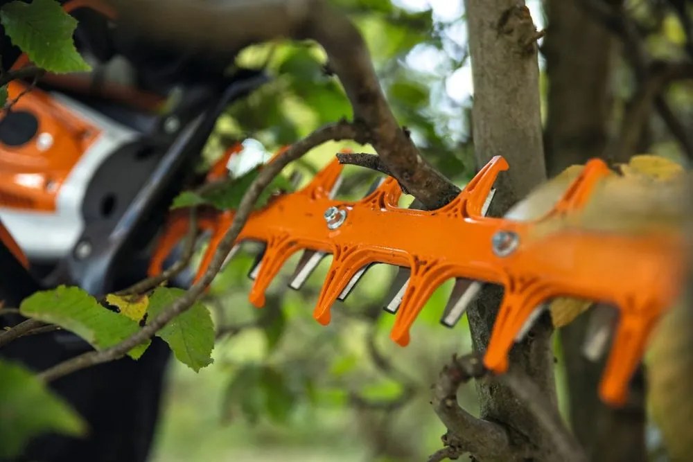 Aku nůžky na živý plot STIHL HSA 130 R
