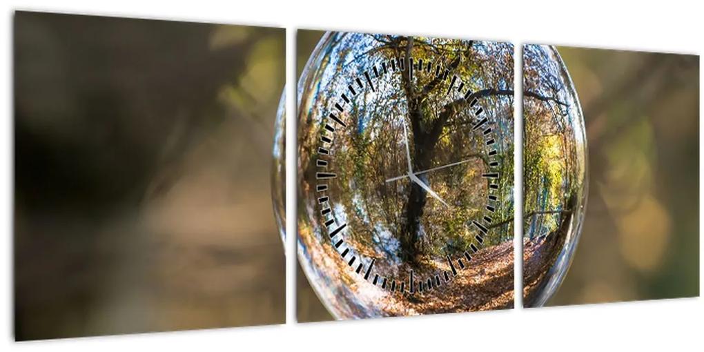 Obraz - Odraz ve skleněné kouli (s hodinami) (90x30 cm)