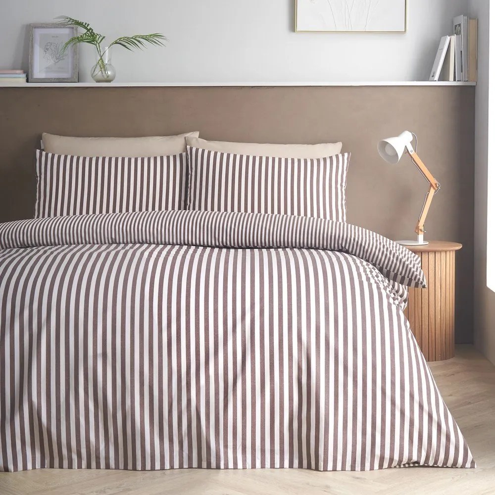 Tmavě hnědé povlečení na dvoulůžko 200x200 cm Epping Textured Stripe – Catherine Lansfield