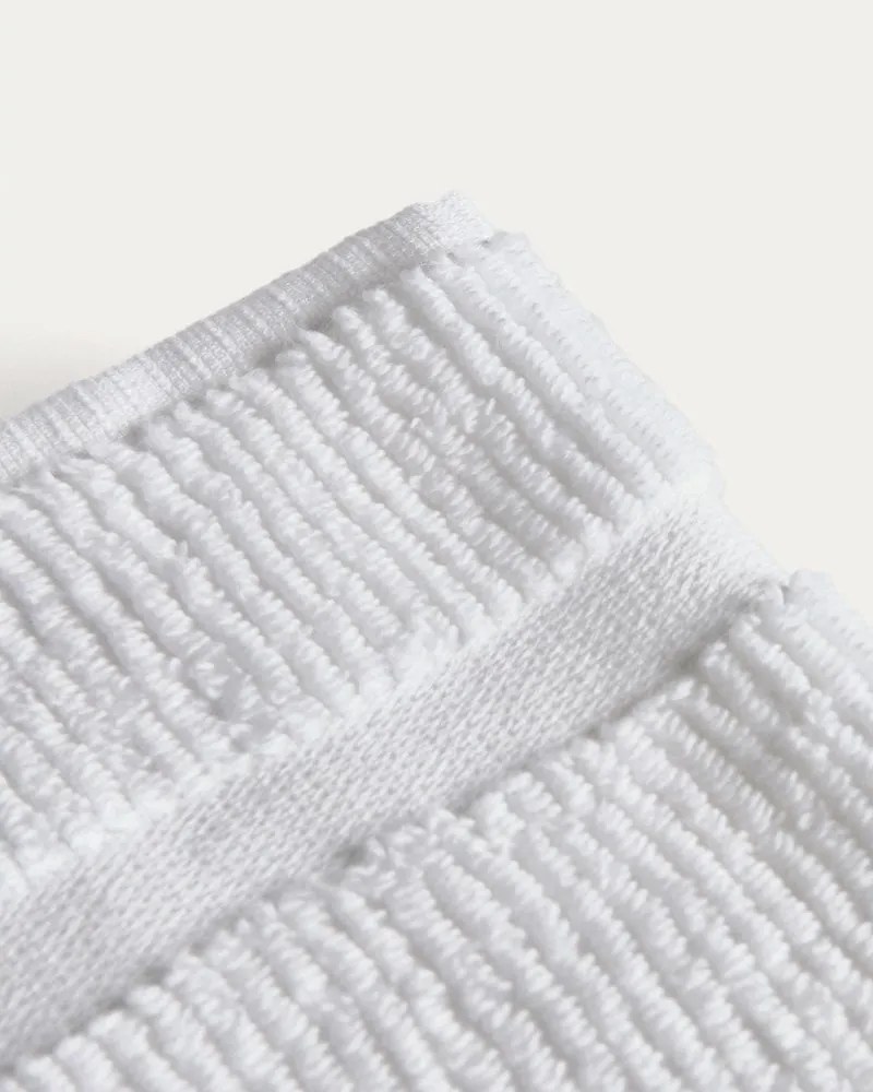 Bílý froté bavlněný ručník 30x50 cm Olvira – Kave Home