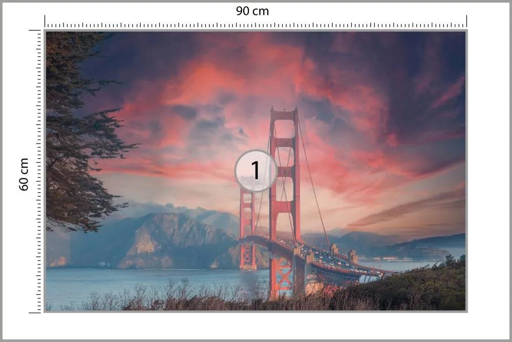 Fototapeta Beautiful View Of Golden Gate Bridge In Background Of Mountains During Sunset Omyvatelný vlies 312x219