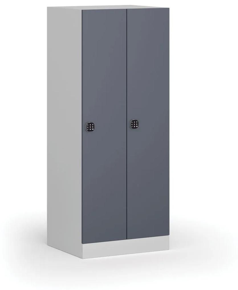 Šatní skříňka snížená, 2 oddíly, 1500 x 600 x 500 mm, kódový zámek, tmavě šedé dveře