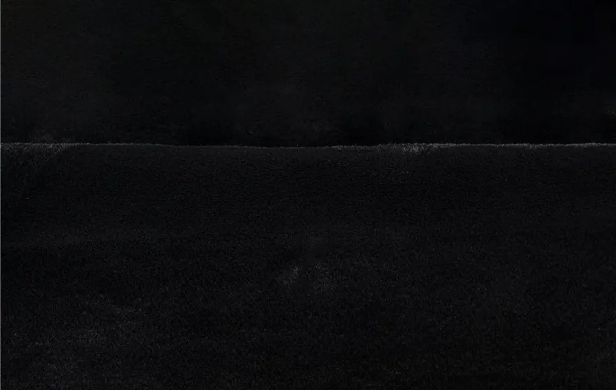 B-LINE Kusový koberec COLOR UNI Black ROZMĚR: 120x170 cm