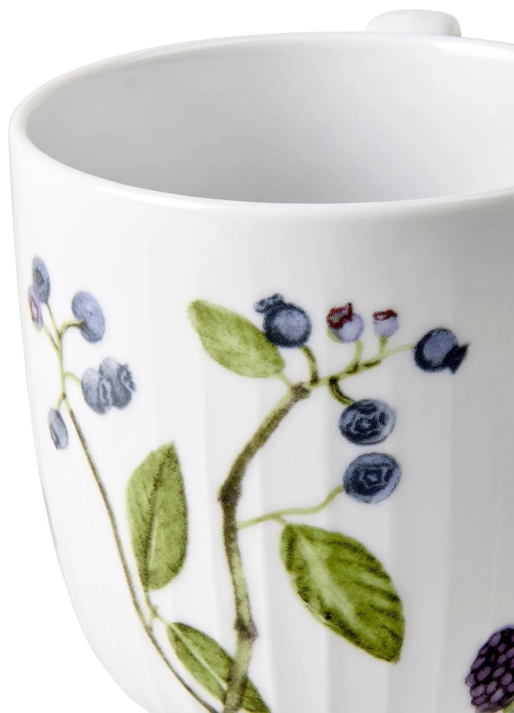 KÄHLER Porcelánový hrnek Hammershøi Summer Berries 330 ml, červená barva, modrá barva, bílá barva, porcelán