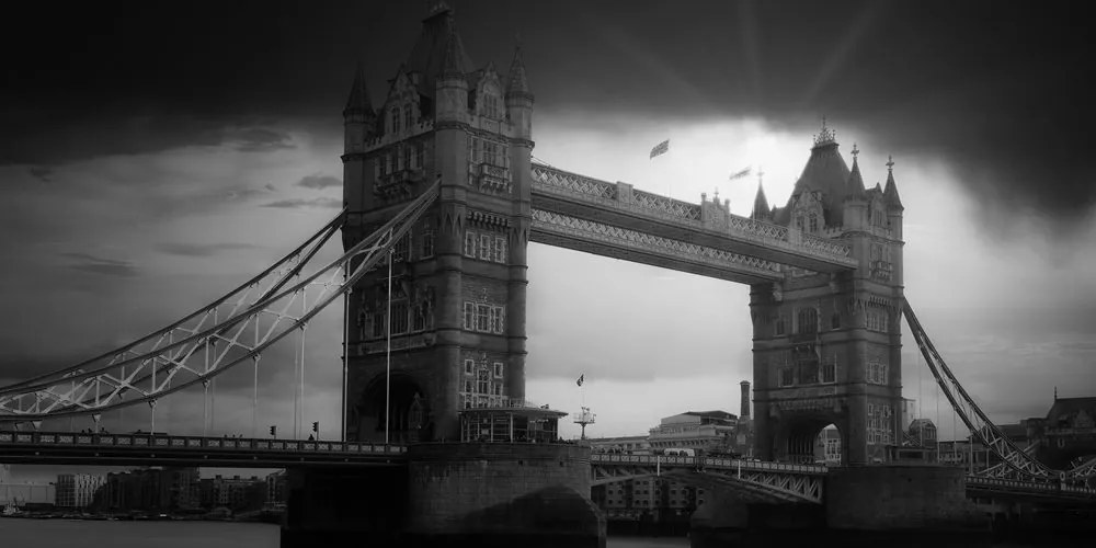 Obraz západ slunce nad Tower Bridge v černobílém provedení