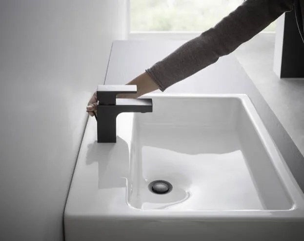 Hansgrohe Vernis Shape, umyvadlová baterie s výpustí, EcoSmart, černá matná, 71560670