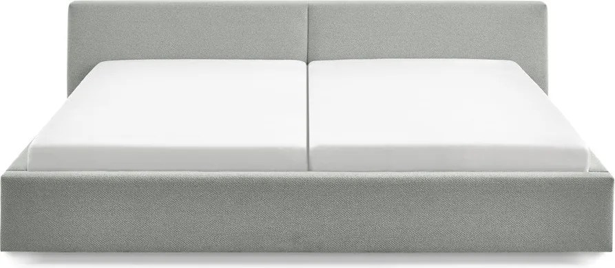 Světle šedá čalouněná dvoulůžková postel s úložným prostorem s roštem 200x240 cm Cube – Meise Möbel