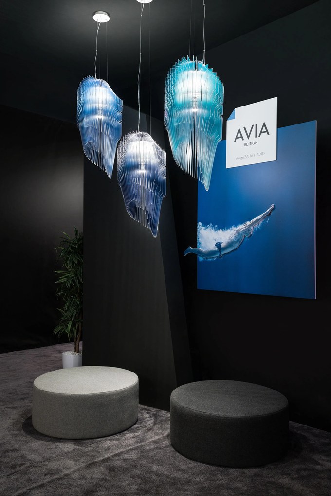 Slamp Avia suspension M, tyrkysové svítidlo od Zaha Hadid - limitovaná edice, 3x12W E27 + 7W Spot LED PAR 20, 100cm