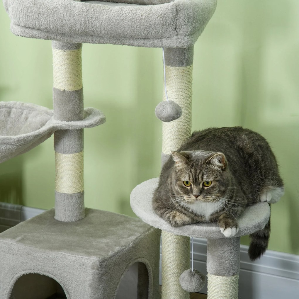 PawHut Kočičí stromek s škrabadlem, výška 104 cm, víceúrovňové zábavné centrum, zesílené sloupy, 3 visící míčky, světle šedá
