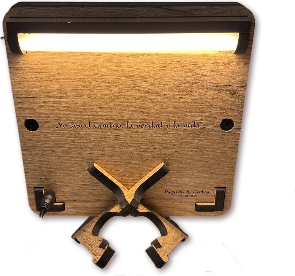 Li-Go "Ježíš a kříž" lampa 19x19 cm provedení povrchu: ořech