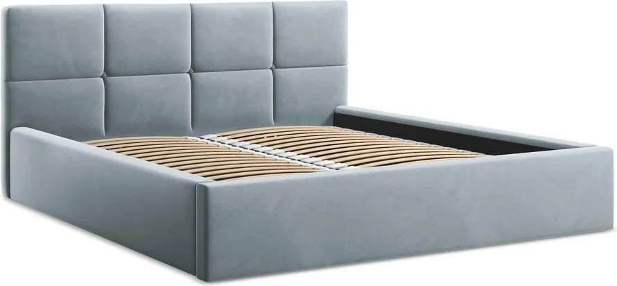Světle modrá sametová čalouněná dvoulůžková postel s úložným prostorem s roštem 140x200 cm Hiko – Makamii