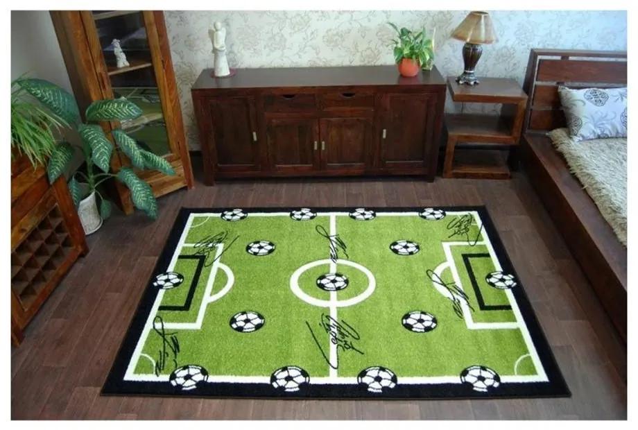 Dětský kusový koberec Fotbalové hřiště zelený 2 120x170cm
