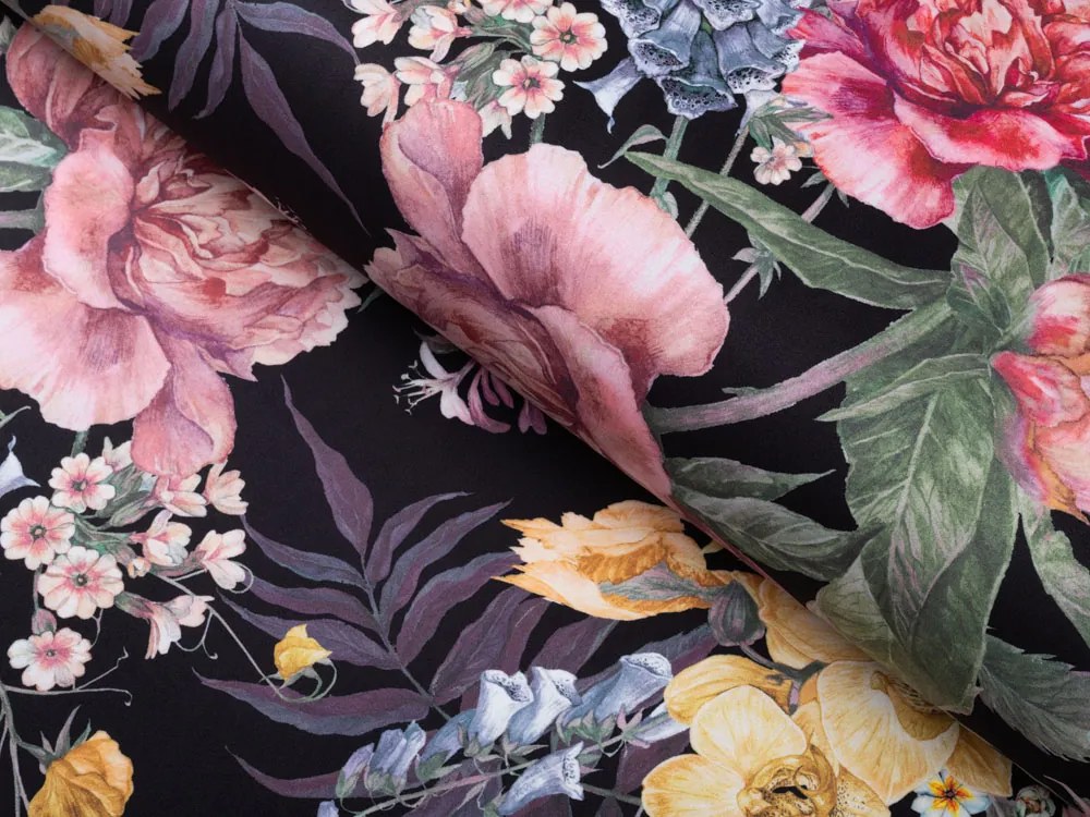 Biante Sametový povlak na polštář s lemem Tamara TMR-019 Zahradní květy na černém 50 x 60 cm