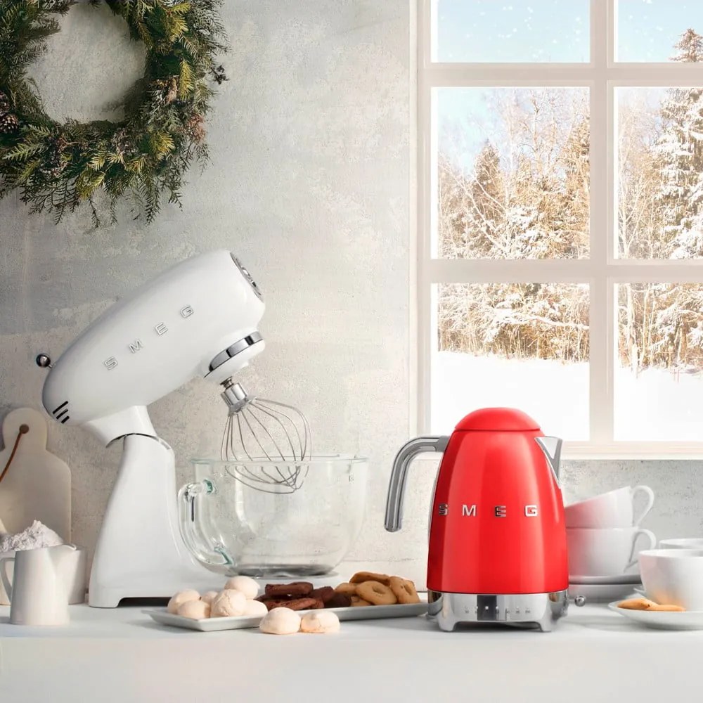 Červená rychlovarná konvice z nerezové oceli 1,7 l Retro Style – SMEG