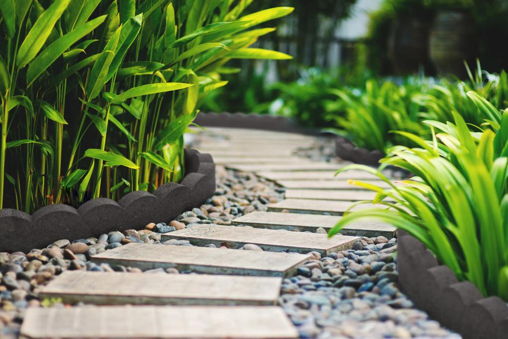 Dekorativní zahradní obruba Scalloped hnědý 120 cm, gumový (včetně hřebů) MHEU5000001