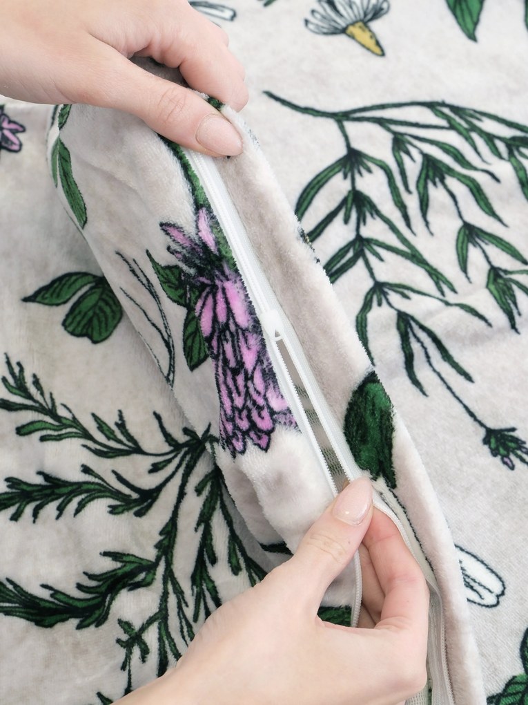 MK Lůžkoviny Francouzské mikroplyšové povlečení Exclusive - Herbář světle šedý 220 × 200 cm, 2ks 70 x 90 cm