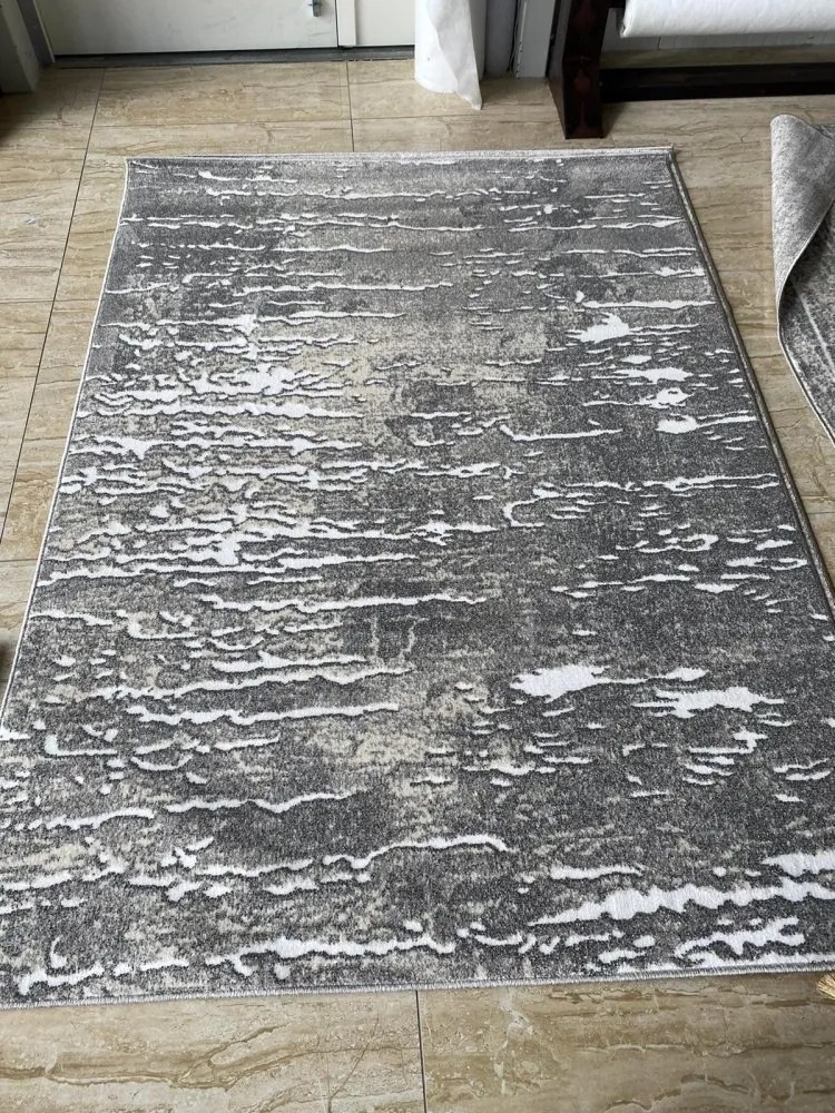 Decentní koberec s minimalistickým vzorem Šířka: 120 cm | Délka: 170 cm
