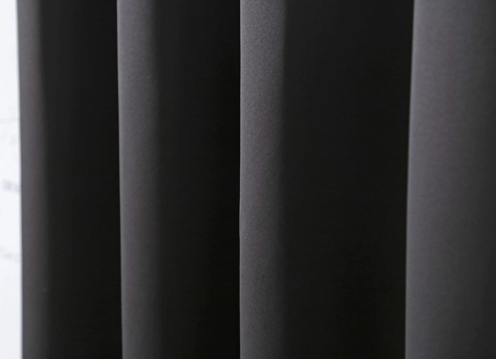 Černý závěs OXFORD 140x250 cm Zavěšení: Řasící páska
