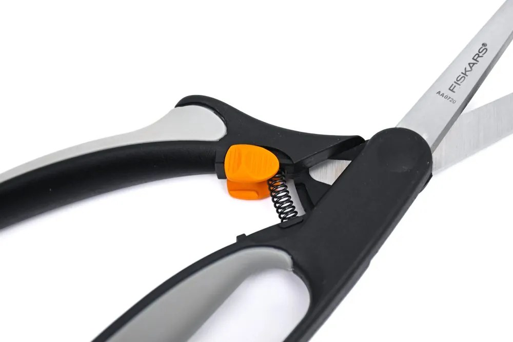 Nůžky na trávu Fiskars S50 1000557