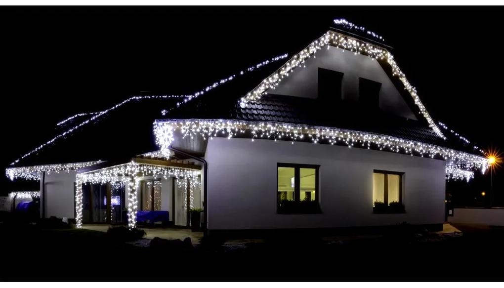Venkovní LED vánoční závěs - studená bílá, se záblesky, černý kabel, propojovatelný, různé délky na výběr Délka světelné části + délka přívodního kab…