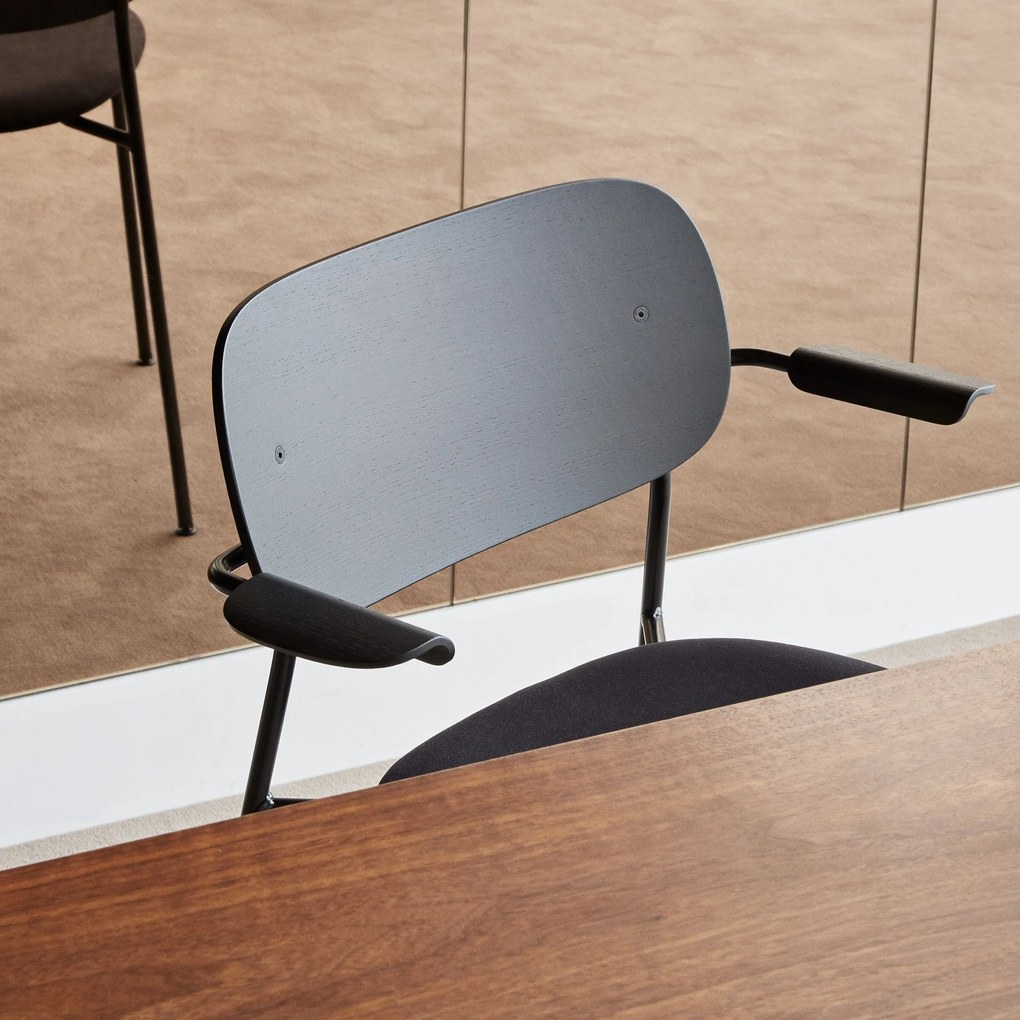 AUDO (MENU) Židle Co Chair, Black / Black Oak