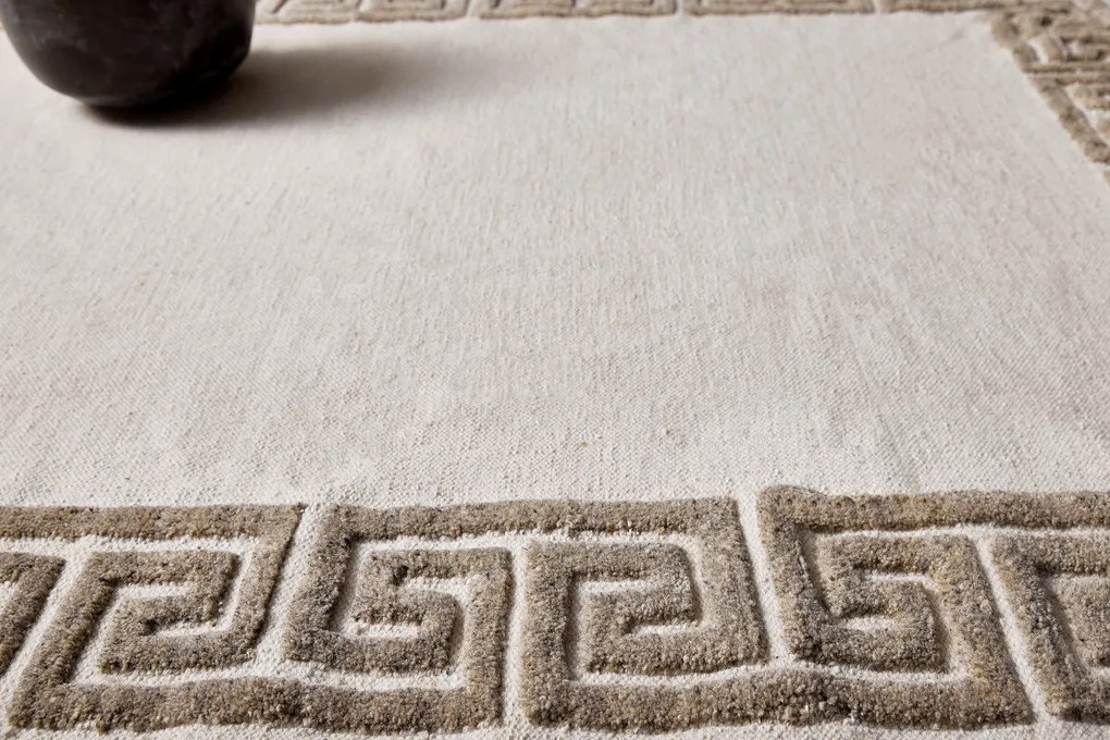Diamond Carpets India, Ručně vázaný kusový koberec Greek DESP P86 Ivory White Antique Mud, 140x200, bílá, chodba / předsíň