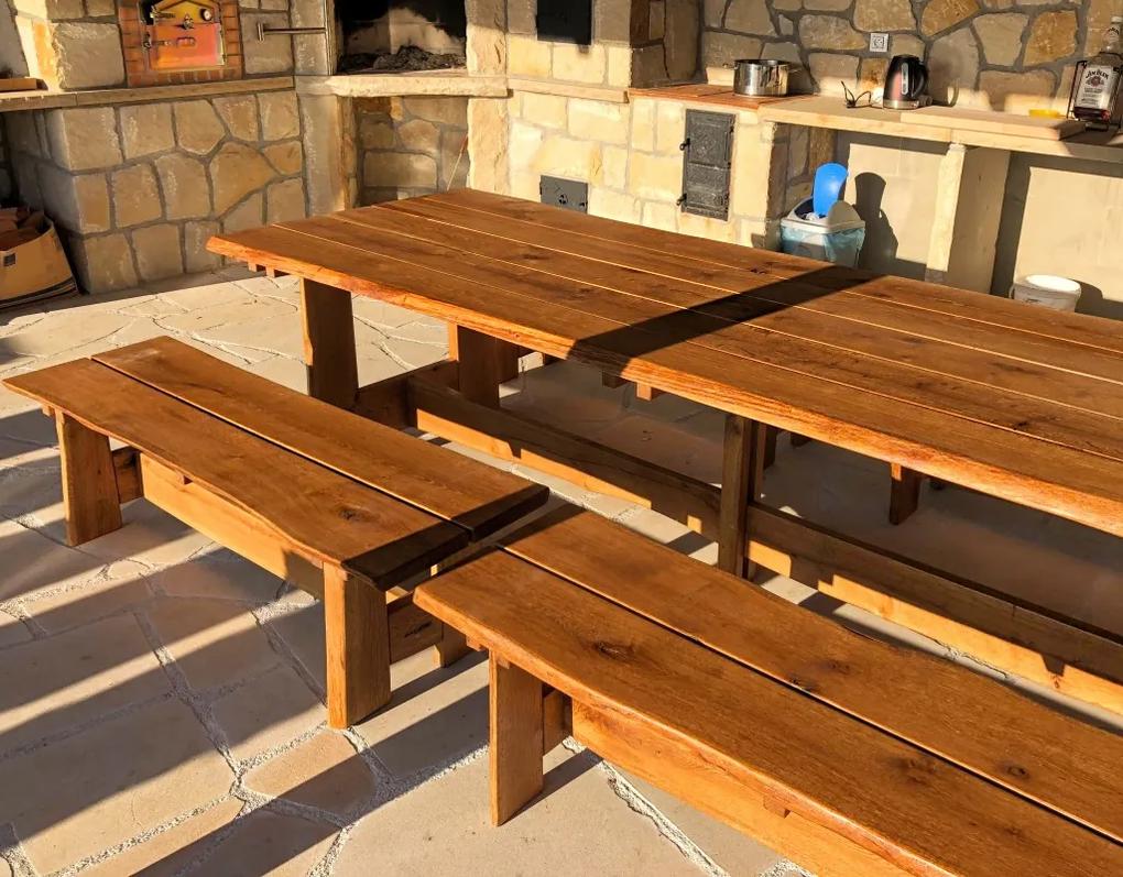 KULHÁNEK Zahradní dubová sestava - stůl, 4x lavice bez opěradla (rustikální provedení) Odstín nátěru: lazura - ořech