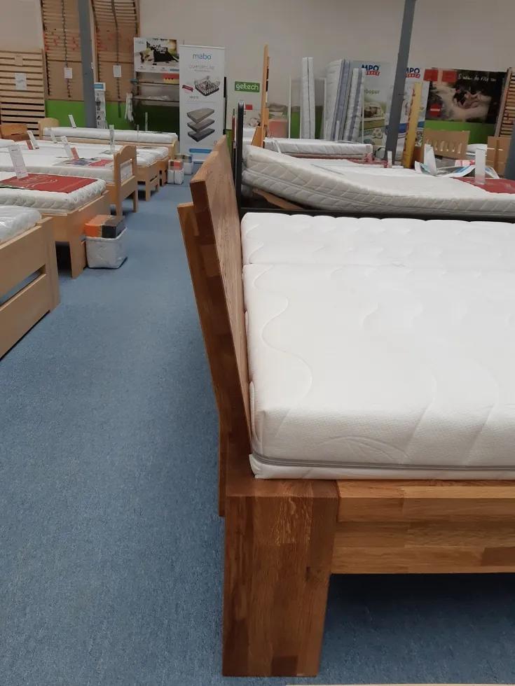 Dubová postel Rustika včetně matrací a roštů zdarma