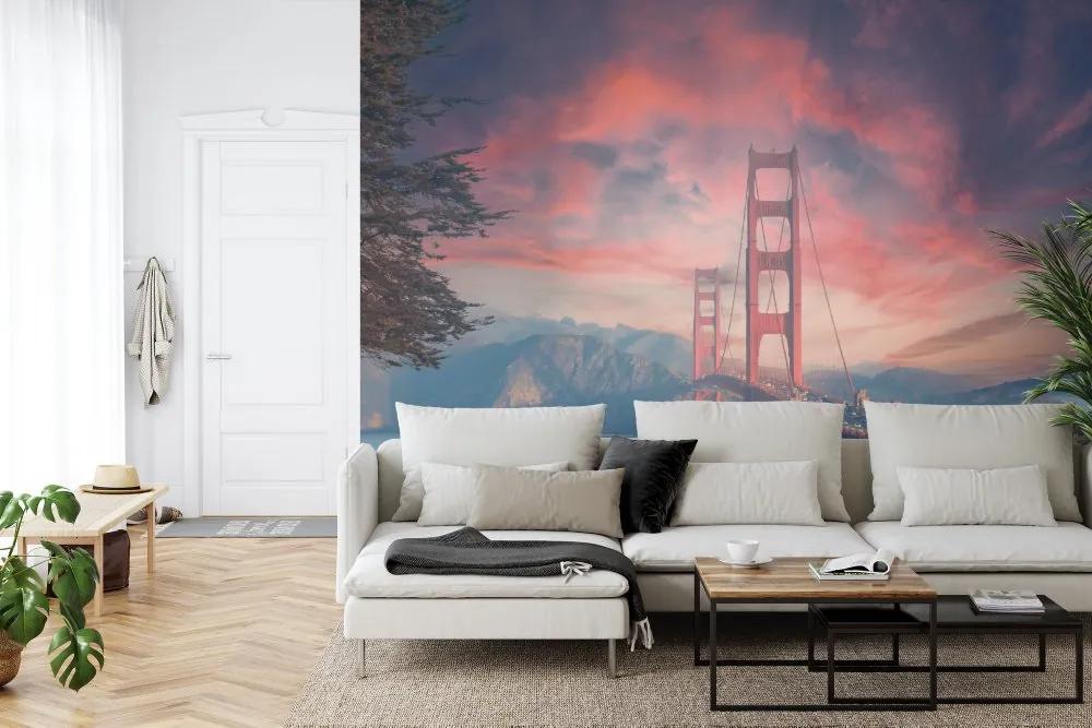 Fototapeta Beautiful View Of Golden Gate Bridge In Background Of Mountains During Sunset Vliesová tapeta 416x290